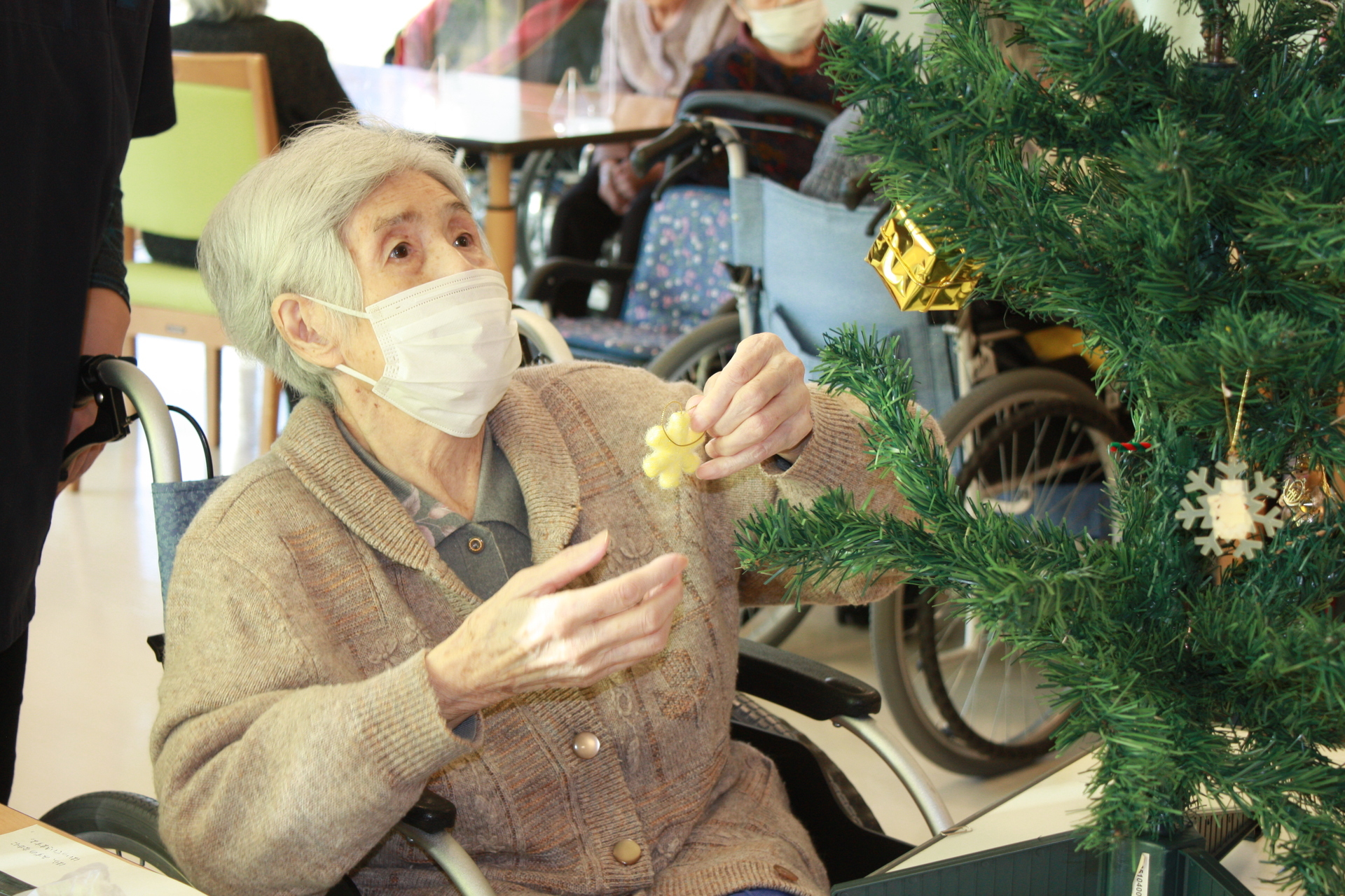 クリスマスツリー: ショートステイ好摩びより